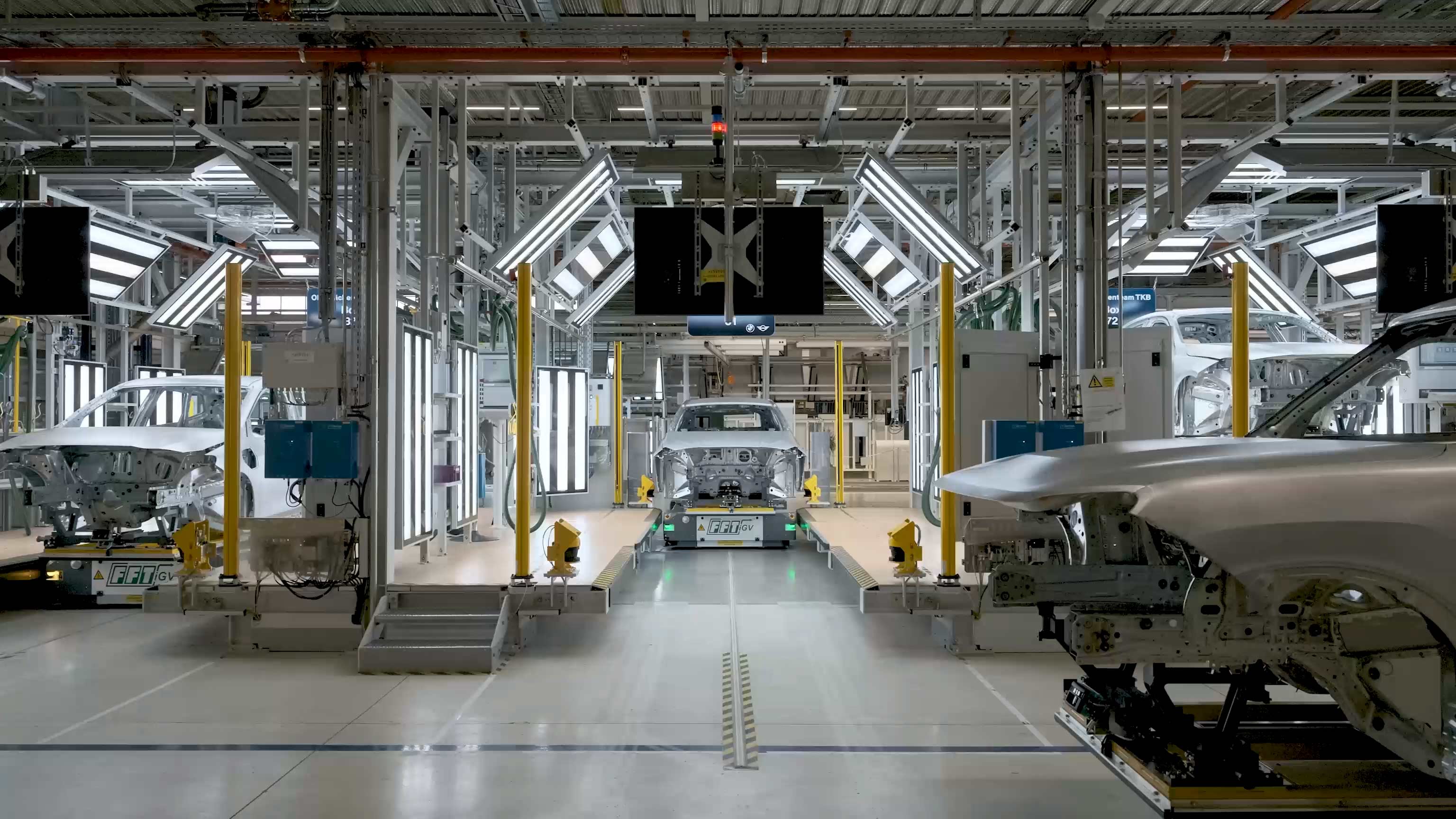 THE FUTURE IN MOTION. | MINI.com